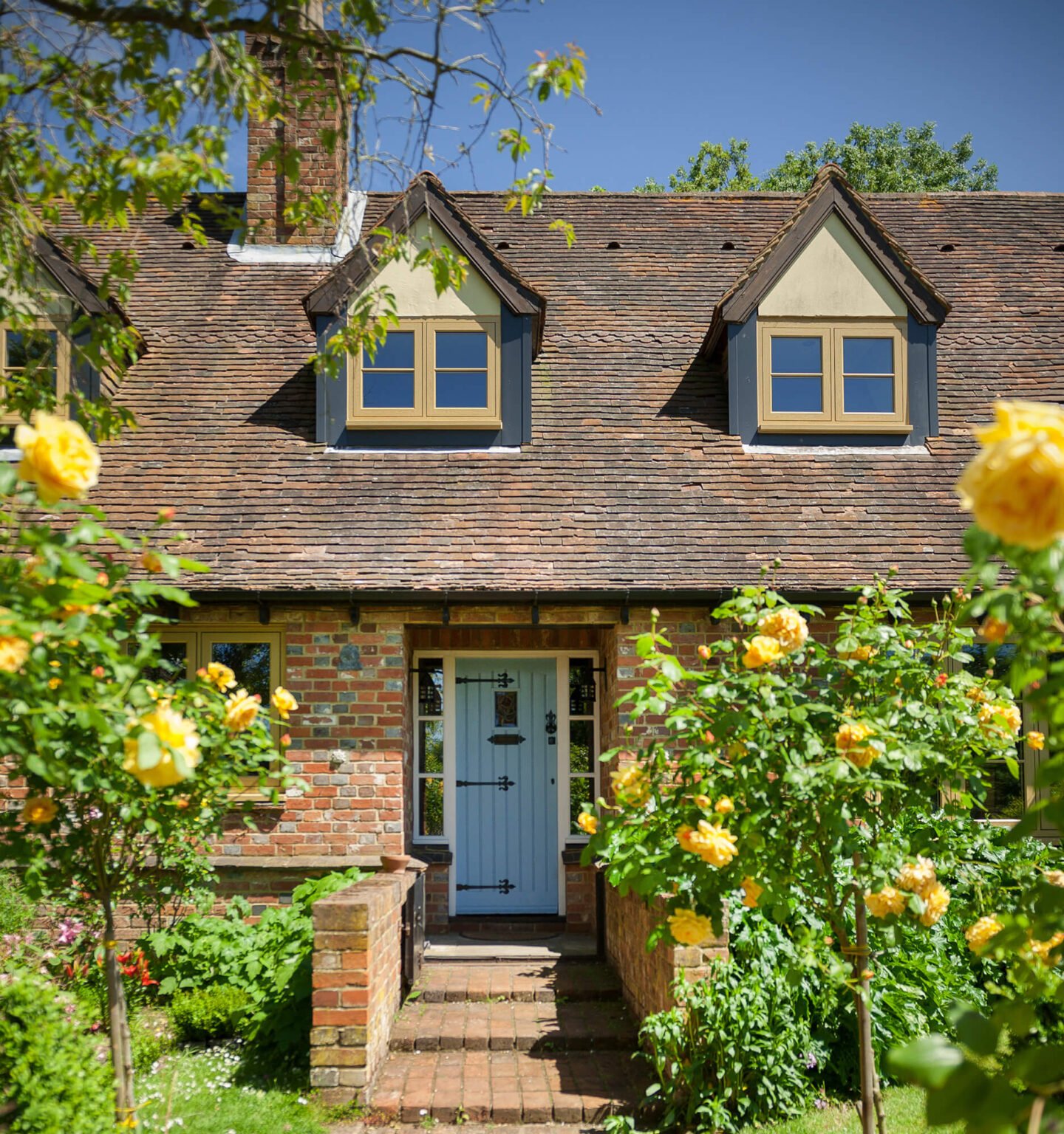 Residence R9 Windows | Listers