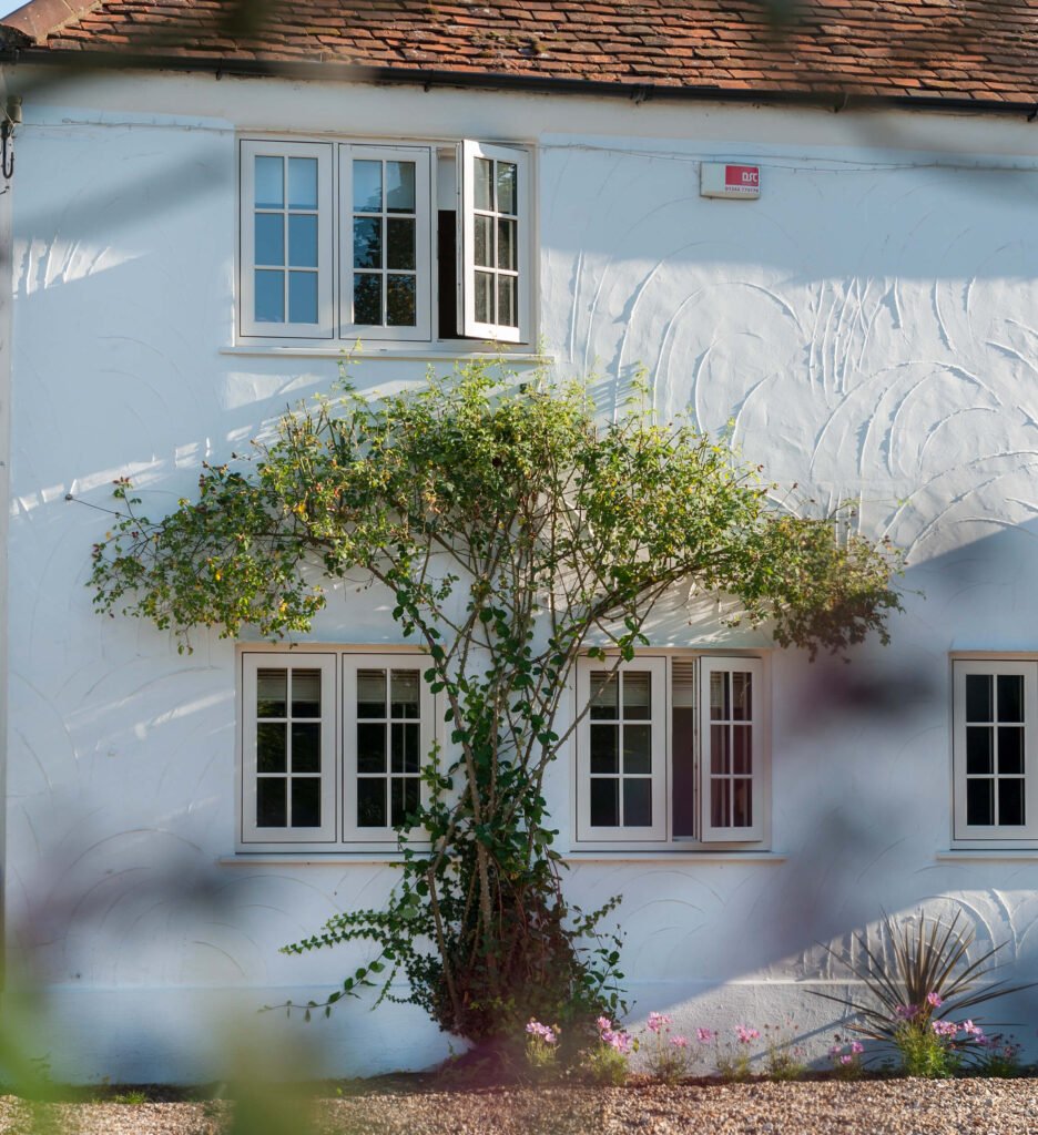 Residence R9 Windows | Listers